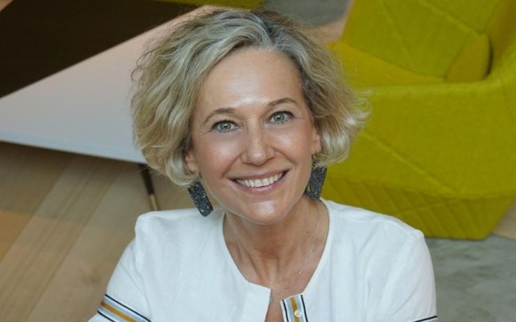 Elisabeth ROUX (TBS 1993) - "Prepare leaders for tomorrow's challenges"